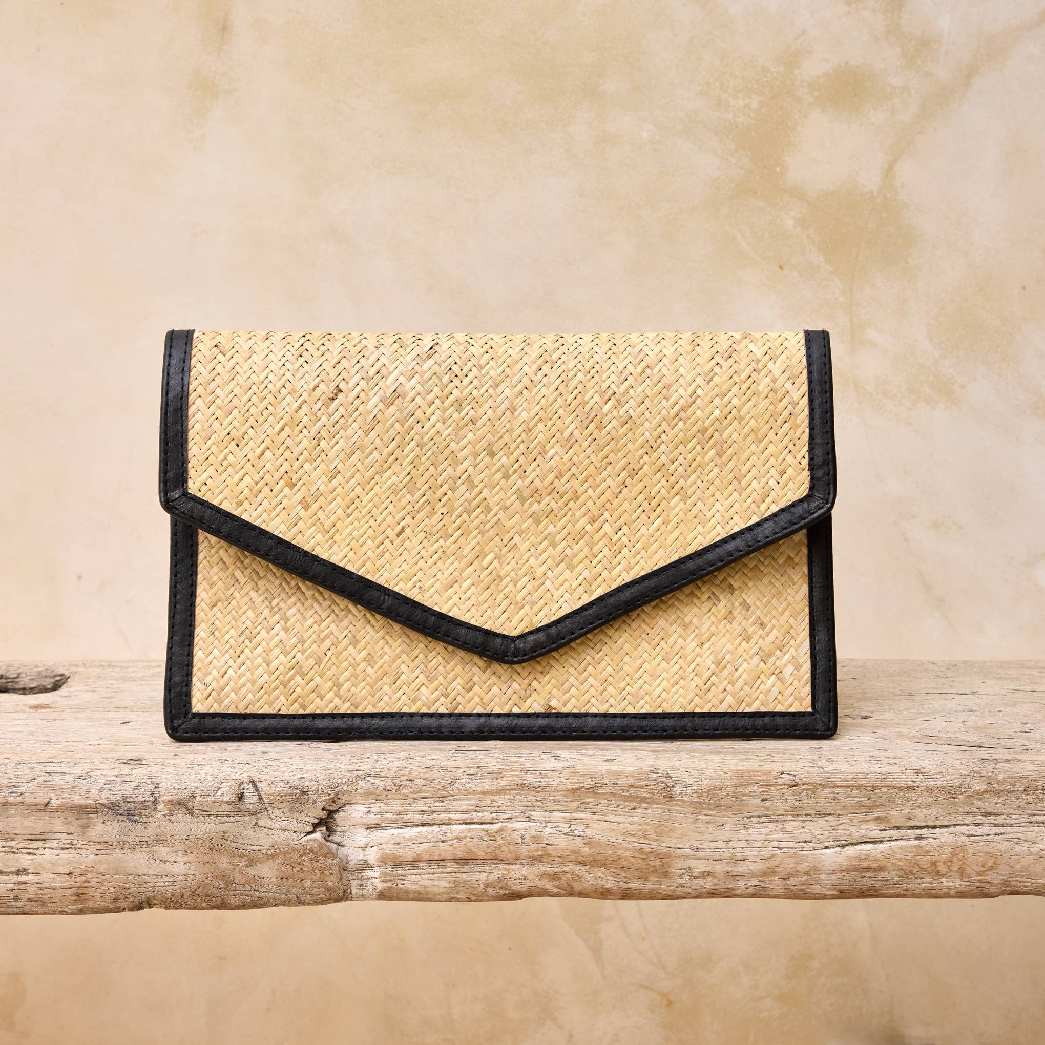 Ivory Rattan Clutch with Black Leather Trim – The Fitting Room